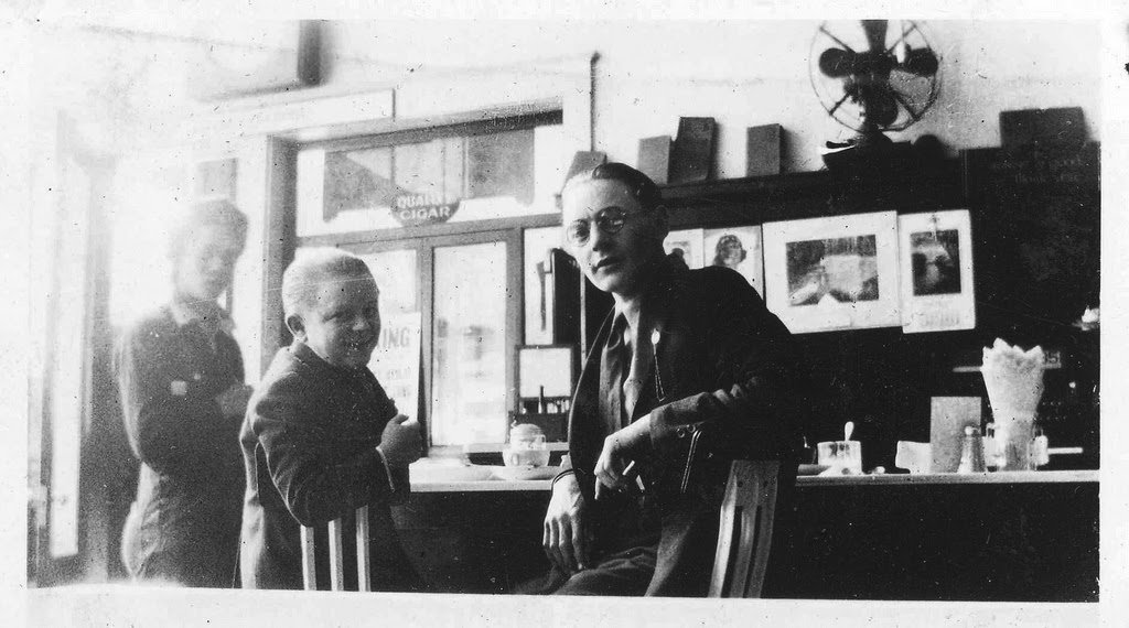 Photos Of The Burlesque Midget Performers Of The 1920s America - Art-Sheep