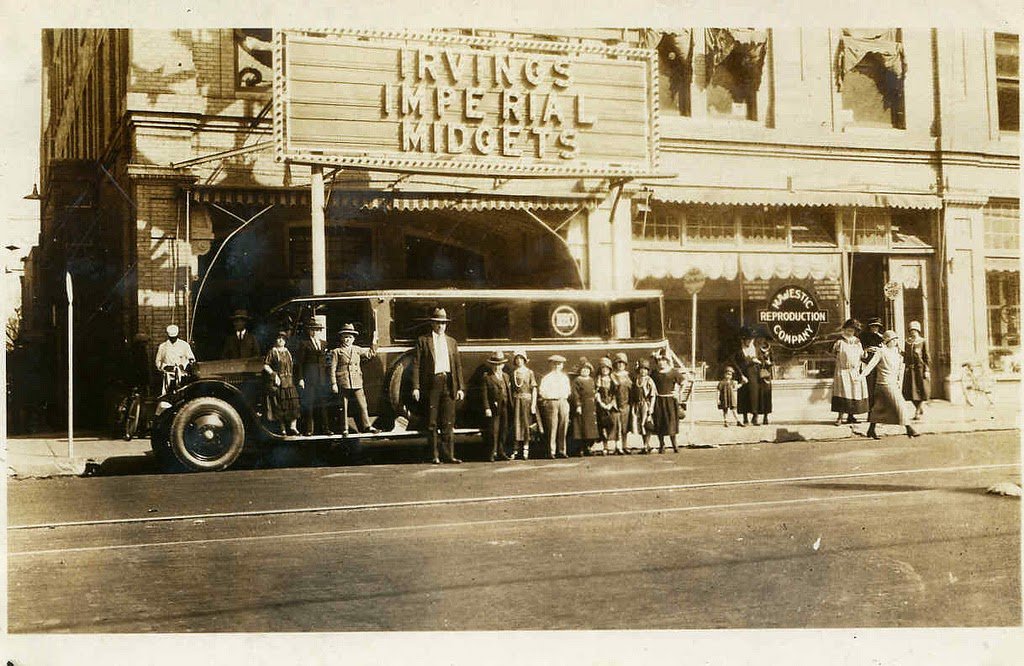 Photos Of The Burlesque Midget Performers Of The 1920s America - Art-Sheep