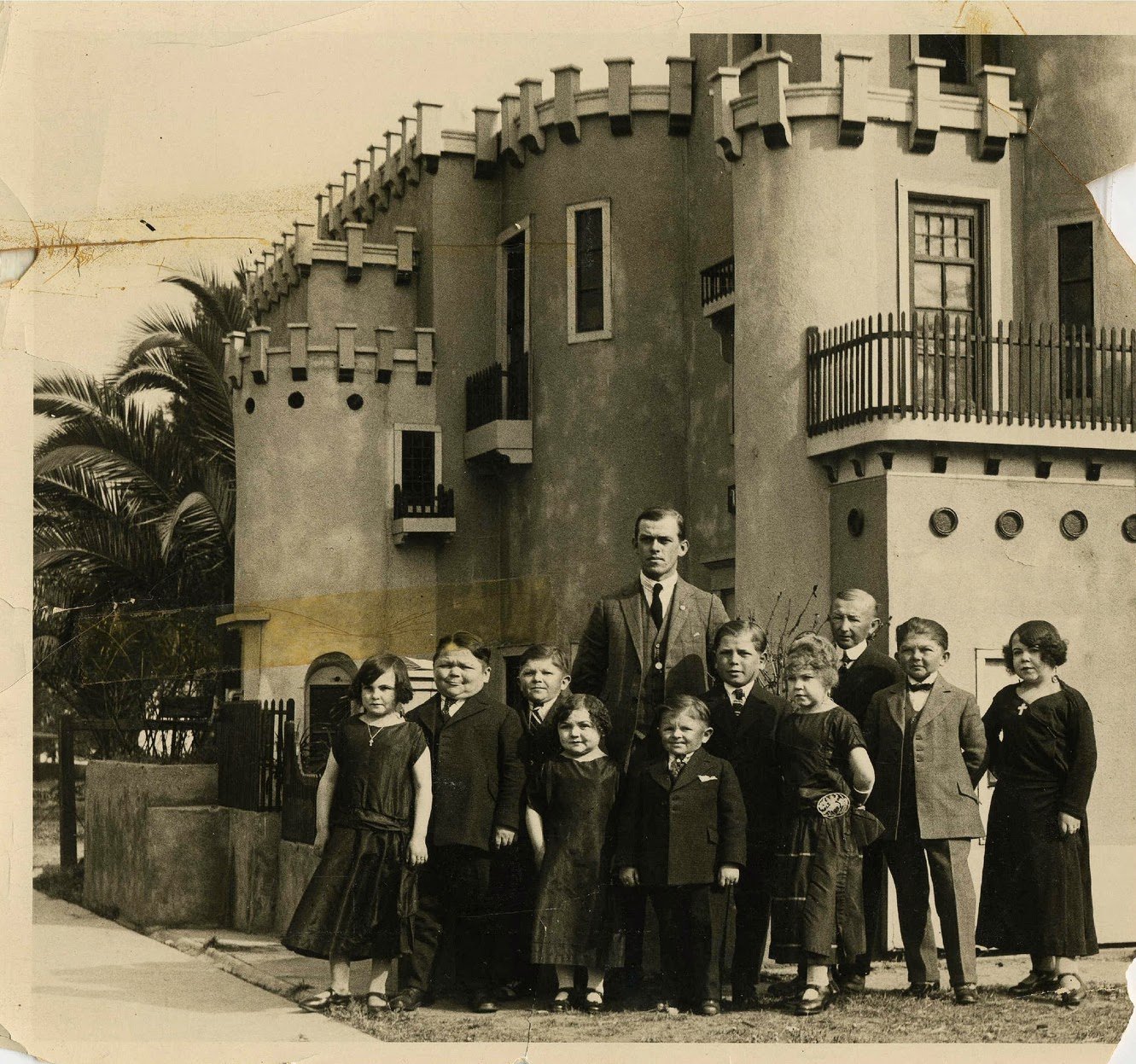 Photos Of The Burlesque Midget Performers Of The 1920s America - Art-Sheep