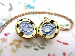 Khara Ledonne's Beautiful Miniature Paintings Inside Tiny Lockets - Art ...