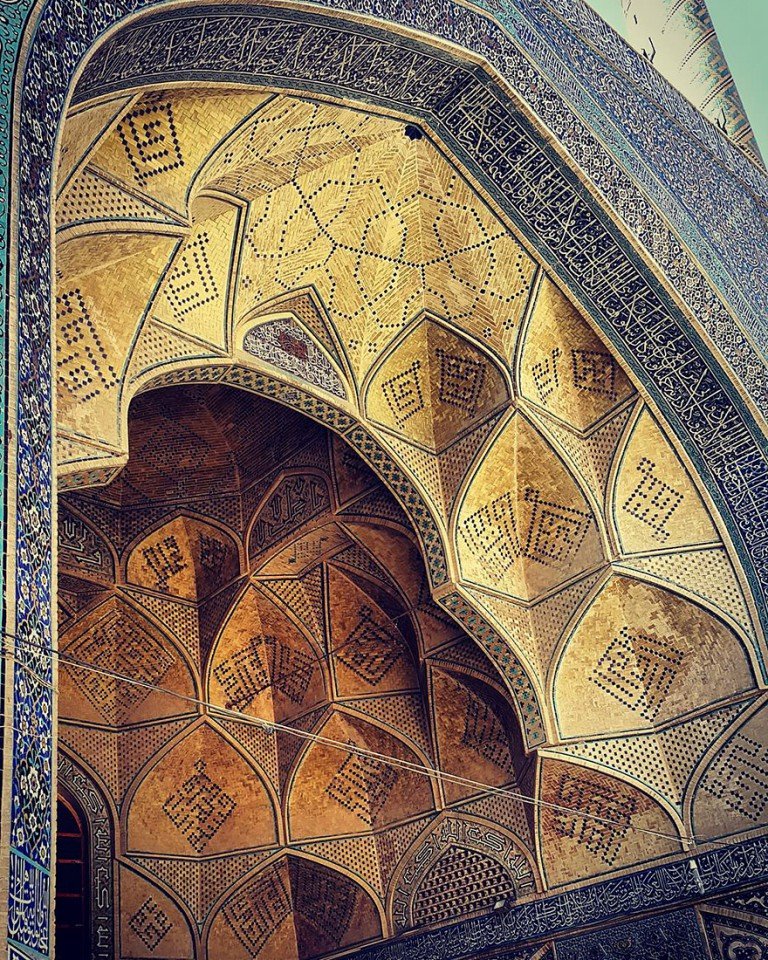 Capturing The Hypnotizing Beauty of Iranian Mosque Architecture - Art-Sheep